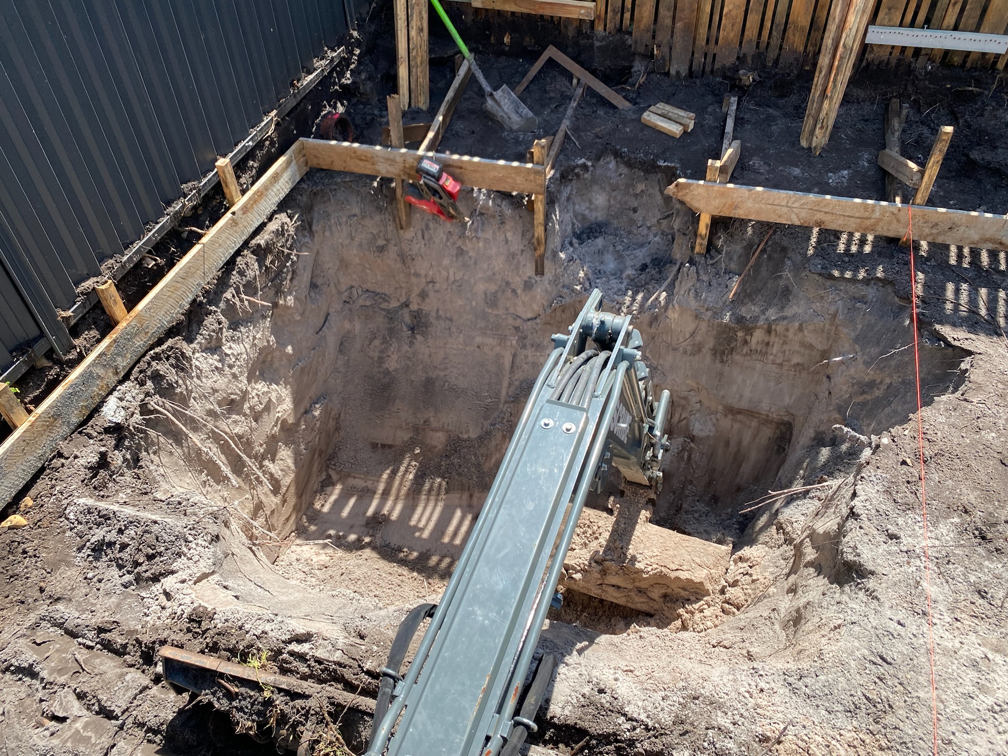 GOLD COAST EXCAVATIONS – Busy Diggin